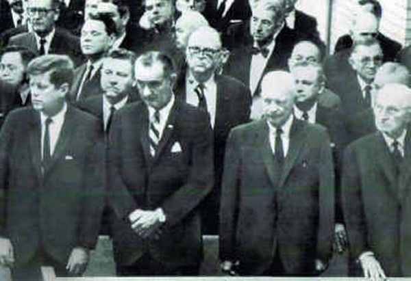 Presidential Pew » BagOfNothing.com